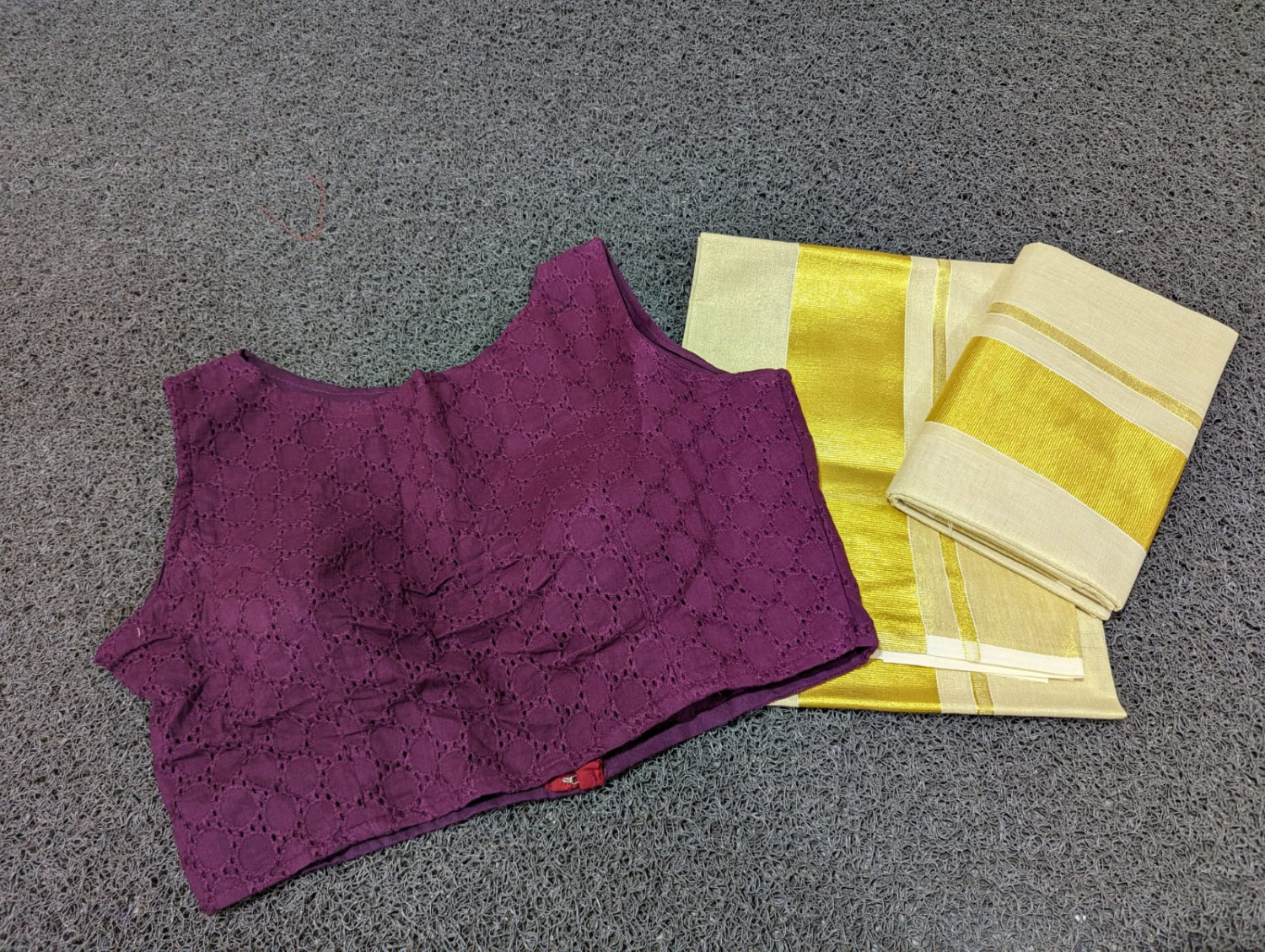 Sai Ram Textiles Kuthampully Plain Golden Tissue Set Mundu With Hakoba ...
